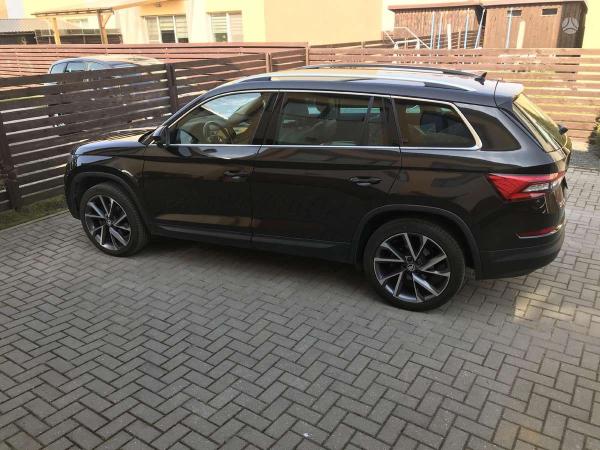 Brown Skoda Kodiaq 2018 in Kaunas, with an engine capacity of 1.97 L and mileage of 241 thousand km for 18800 €, photo 2 on AUTOMOTO.COM.LV
