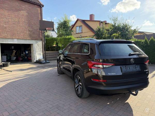 Brown Skoda Kodiaq 2018 in Kelme, with an engine capacity of 1.97 L and mileage of 185 thousand km for 16999 €, photo 7 on AUTOMOTO.COM.LV