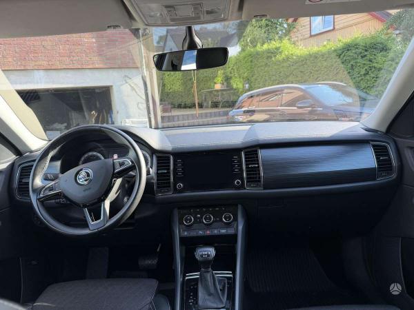 Brown Skoda Kodiaq 2018 in Kelme, with an engine capacity of 1.97 L and mileage of 185 thousand km for 16999 €, photo 8 on AUTOMOTO.COM.LV