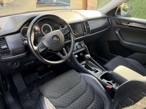 Brown Skoda Kodiaq 2018 in Kelme, with an engine capacity of 1.97 L and mileage of 185 thousand km for 16999 €, photo 9 on AUTOMOTO.COM.LV