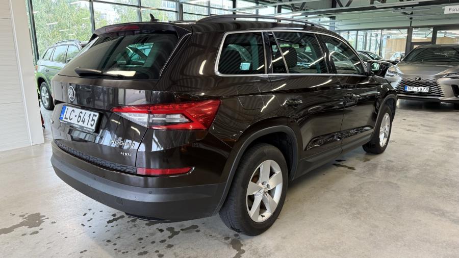 Коричневый Шкода Kodiaq 2018 в Рига, объемом двигателя 2.00 л и пробегом 216 тыс. км за 15900 €, фото 5 на AUTOMOTO.COM.LV