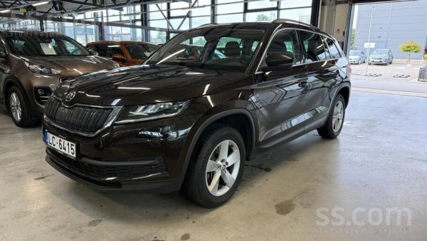 Skoda Kodiaq 2018 in Riga on AUTOMOTO.COM.LV Brown Skoda Kodiaq 2018 in Riga, with an engine capacity of 2.00 L and mileage of 216 thousand km for 15900 €, photo 1 on AUTOMOTO.COM.LV