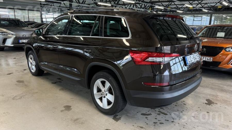 Коричневый Шкода Kodiaq 2018 в Рига, объемом двигателя 2.00 л и пробегом 216 тыс. км за 15900 €, фото 4 на AUTOMOTO.COM.LV