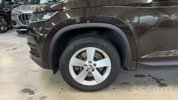 Skoda Kodiaq 2018 in Riga on AUTOMOTO.COM.LV Brown Skoda Kodiaq 2018 in Riga, with an engine capacity of 2.00 L and mileage of 216 thousand km for 15900 €, photo 10 on AUTOMOTO.COM.LV