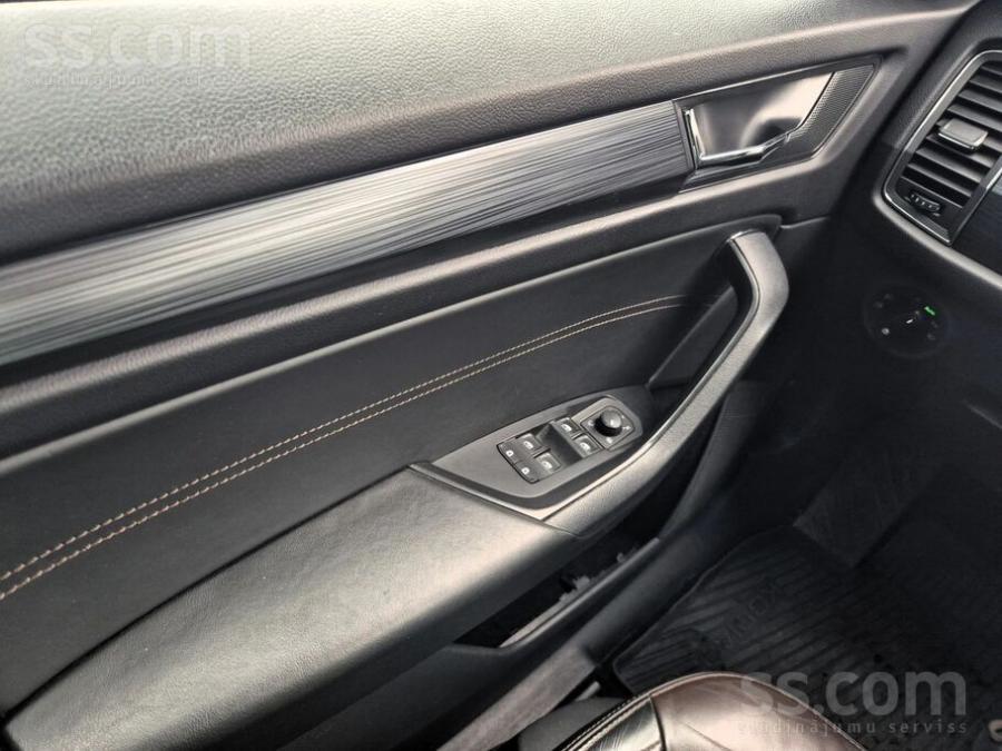 Brown Skoda Kodiaq 2018 in Riga, with an engine capacity of 2.00 L and mileage of 254 thousand km for 16890 €, photo 15 on AUTOMOTO.COM.LV