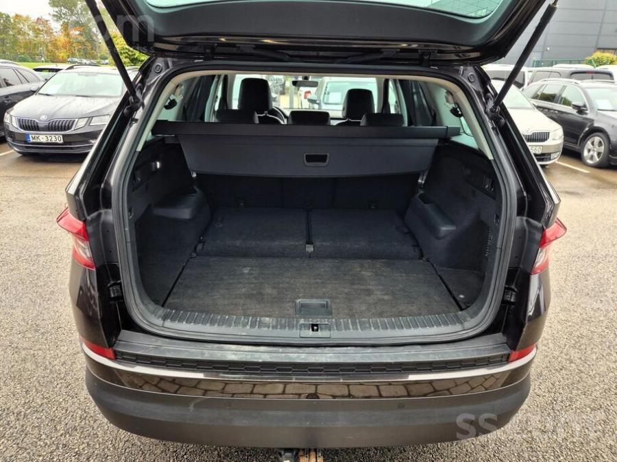 Brown Skoda Kodiaq 2018 in Riga, with an engine capacity of 2.00 L and mileage of 254 thousand km for 16890 €, photo 27 on AUTOMOTO.COM.LV