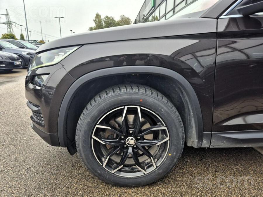Brown Skoda Kodiaq 2018 in Riga, with an engine capacity of 2.00 L and mileage of 254 thousand km for 16890 €, photo 28 on AUTOMOTO.COM.LV