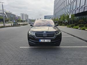 Brown Skoda Kodiaq 2019 in Vilnius, with an engine capacity of 1.50 L and mileage of 132 thousand km for 20200 €, photo 3 on AUTOMOTO.COM.LV