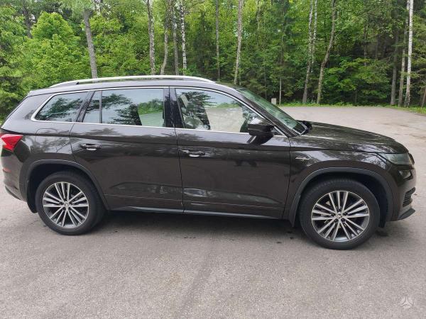 Brown Skoda Kodiaq 2019 in Alytus, with an engine capacity of 2.00 L and mileage of 160 thousand km for 20800 €, photo 1 on AUTOMOTO.COM.LV