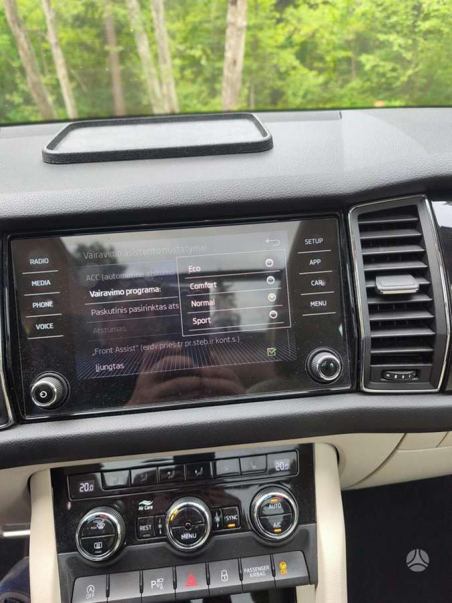 Brown Skoda Kodiaq 2019 in Alytus, with an engine capacity of 2.00 L and mileage of 160 thousand km for 20800 €, photo 7 on AUTOMOTO.COM.LV