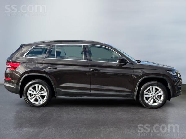 Skoda Kodiaq 2019 in Riga on AUTOMOTO.COM.LV Brown Skoda Kodiaq 2019 in Riga, with an engine capacity of 2.00 L and mileage of 94 thousand km for 19970 €, photo 7 on AUTOMOTO.COM.LV