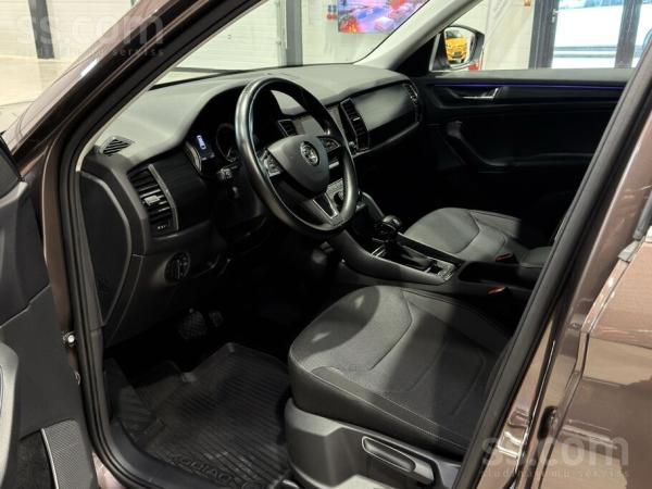 Brown Skoda Kodiaq 2019 in Riga, with an engine capacity of 1.50 L and mileage of 119 thousand km for 17990 €, photo 9 on AUTOMOTO.COM.LV