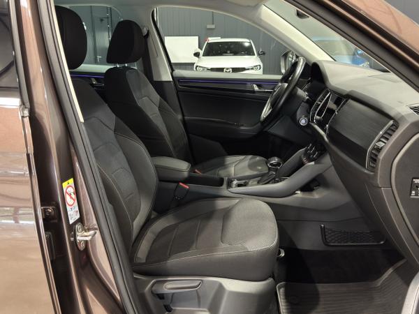 Brown Skoda Kodiaq 2019 in Riga, with an engine capacity of 1.50 L and mileage of 119 thousand km for 17990 €, photo 11 on AUTOMOTO.COM.LV