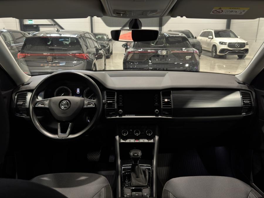 Brūns Skoda Kodiaq 2019 Rīga, ar dzinēja tilpumu 1.50 L un nobraukumu 119 tūkst. km par 17990 €, foto 12 vietnē AUTOMOTO.COM.LV