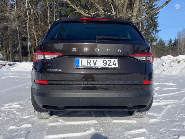 Brown Skoda Kodiaq 2021 in Kaunas, with an engine capacity of 1.97 L and mileage of 139 thousand km for 27000 €, photo 3 on AUTOMOTO.COM.LV