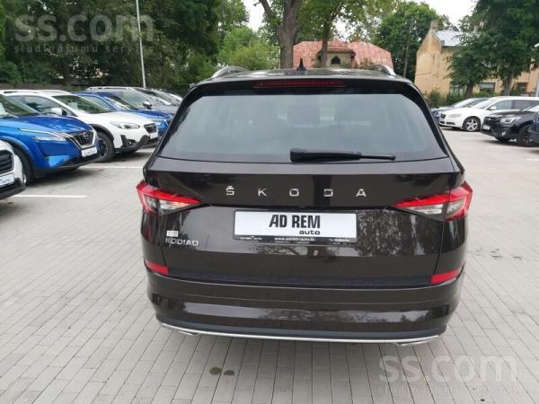 Brown Skoda Kodiaq 2021 in Riga, with an engine capacity of 1.50 L and mileage of 62 thousand km for 25200 €, photo 7 on AUTOMOTO.COM.LV