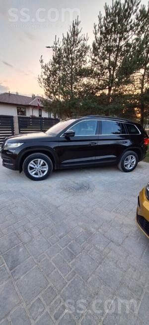 Brown Skoda Kodiaq 2021 in Ogre, with an engine capacity of 2.00 L and mileage of 117 thousand km for 23500 €, photo 5 on AUTOMOTO.COM.LV