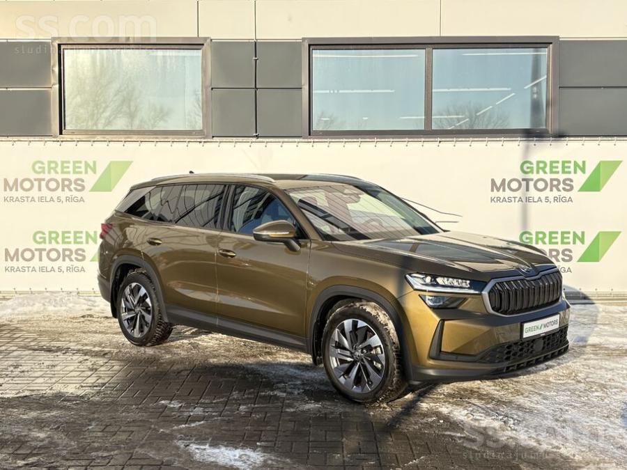 Brown Skoda Kodiaq 2024 in Riga, with an engine capacity of 2.00 L and mileage of 26 thousand km for 37600 €, photo 3 on AUTOMOTO.COM.LV