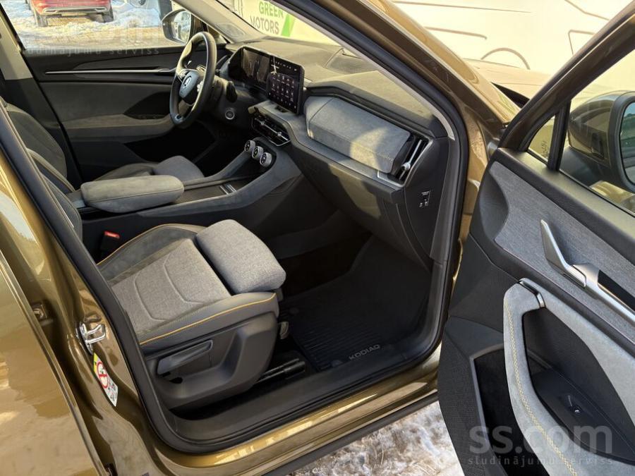 Brown Skoda Kodiaq 2024 in Riga, with an engine capacity of 2.00 L and mileage of 26 thousand km for 37600 €, photo 14 on AUTOMOTO.COM.LV