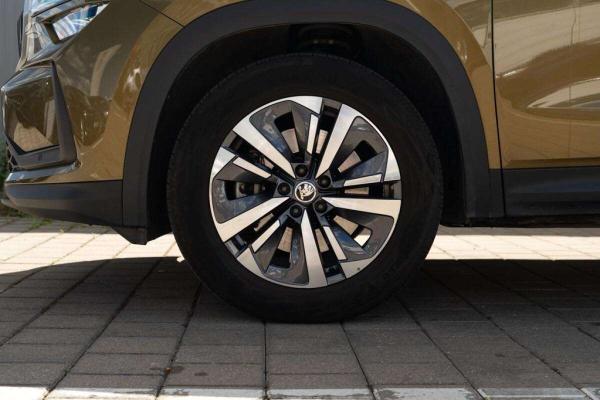 Brown Skoda Kodiaq 2024 in Vilnius, with an engine capacity of 1.50 L and mileage of 37 thousand km for 34900 €, photo 4 on AUTOMOTO.COM.LV