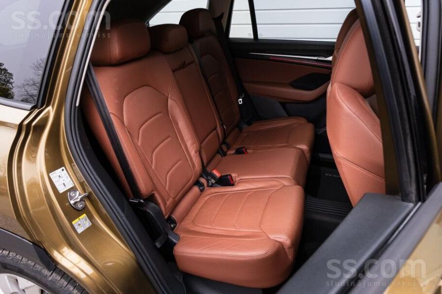 Brown Skoda Kodiaq 2024 in Riga, with an engine capacity of 2.00 L and mileage of 52 thousand km for 34950 €, photo 8 on AUTOMOTO.COM.LV