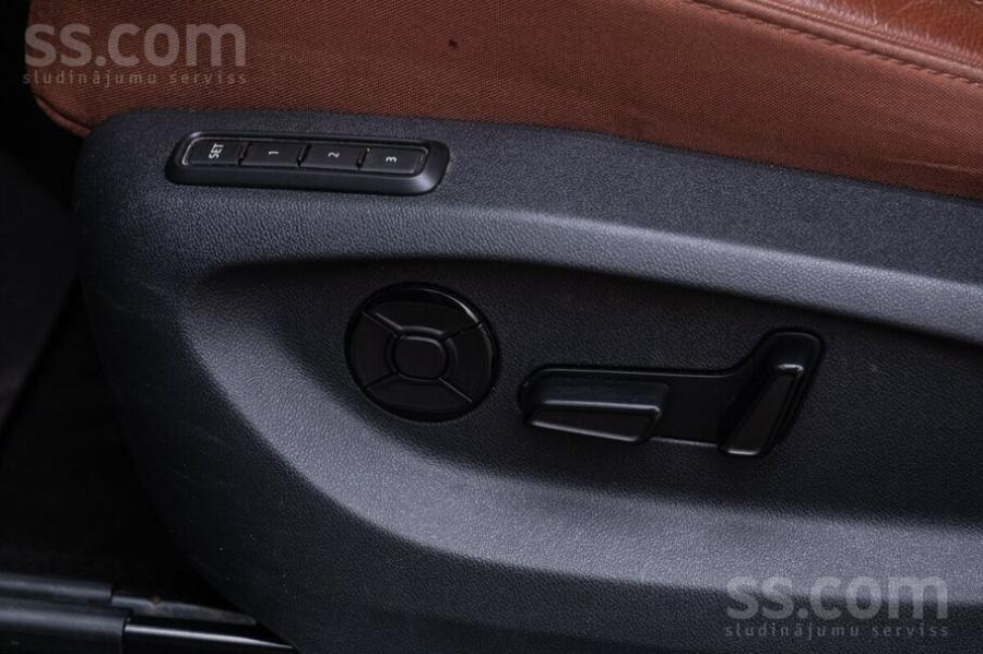 Brown Skoda Kodiaq 2024 in Riga, with an engine capacity of 2.00 L and mileage of 52 thousand km for 34950 €, photo 24 on AUTOMOTO.COM.LV