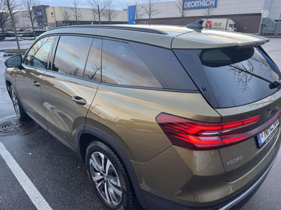 Brown Skoda Kodiaq 2025 in Klaipeda, with an engine capacity of 1.50 L and mileage of 56 thousand km for 36700 €, photo 6 on AUTOMOTO.COM.LV