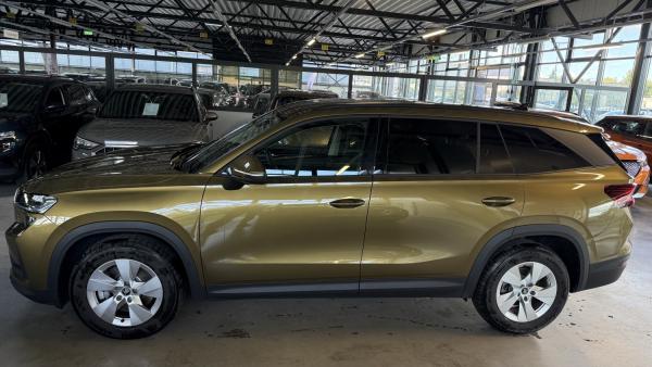 Brūns Skoda Kodiaq 2025 Rīga, ar dzinēja tilpumu 2.00 L un nobraukumu 12 tūkst. km par 39900 €, foto 1 vietnē AUTOMOTO.COM.LV