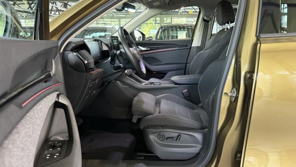 Brūns Skoda Kodiaq 2025 Rīga, ar dzinēja tilpumu 2.00 L un nobraukumu 12 tūkst. km par 39900 €, foto 11 vietnē AUTOMOTO.COM.LV