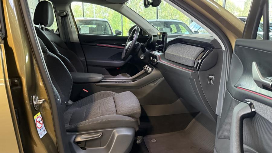 Коричневый Шкода Kodiaq 2025 в Рига, объемом двигателя 2.00 л и пробегом 12 тыс. км за 39900 €, фото 18 на AUTOMOTO.COM.LV
