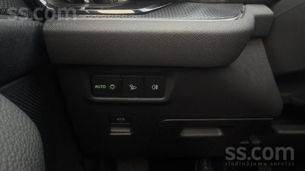 Skoda Kodiaq 2025 in Riga on AUTOMOTO.COM.LV Brown Skoda Kodiaq 2025 in Riga, with an engine capacity of 2.00 L and mileage of 58 thousand km for 32670 €, photo 11 on AUTOMOTO.COM.LV