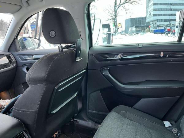 Green Skoda Kodiaq 2019 in Vilnius, with an engine capacity of 2.00 L and mileage of 194 thousand km for 18000 €, photo 9 on AUTOMOTO.COM.LV