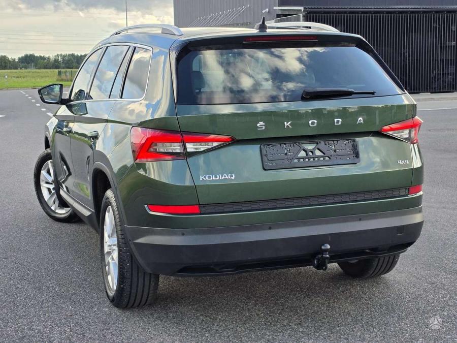 Green Skoda Kodiaq 2020 in Jonava, with an engine capacity of 2.00 L and mileage of 274 thousand km for 21900 €, photo 7 on AUTOMOTO.COM.LV