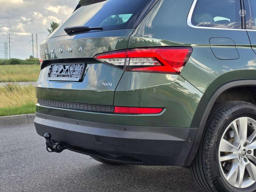 Green Skoda Kodiaq 2020 in Jonava, with an engine capacity of 2.00 L and mileage of 274 thousand km for 21900 €, photo 12 on AUTOMOTO.COM.LV