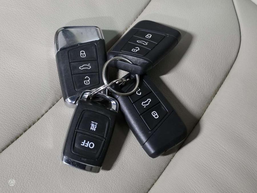 Green Skoda Kodiaq 2020 in Jonava, with an engine capacity of 2.00 L and mileage of 274 thousand km for 21900 €, photo 47 on AUTOMOTO.COM.LV