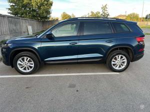 Green Skoda Kodiaq 2022 in Telschi, with an engine capacity of 1.97 L and mileage of 154 thousand km for 21850 €, photo 8 on AUTOMOTO.COM.LV