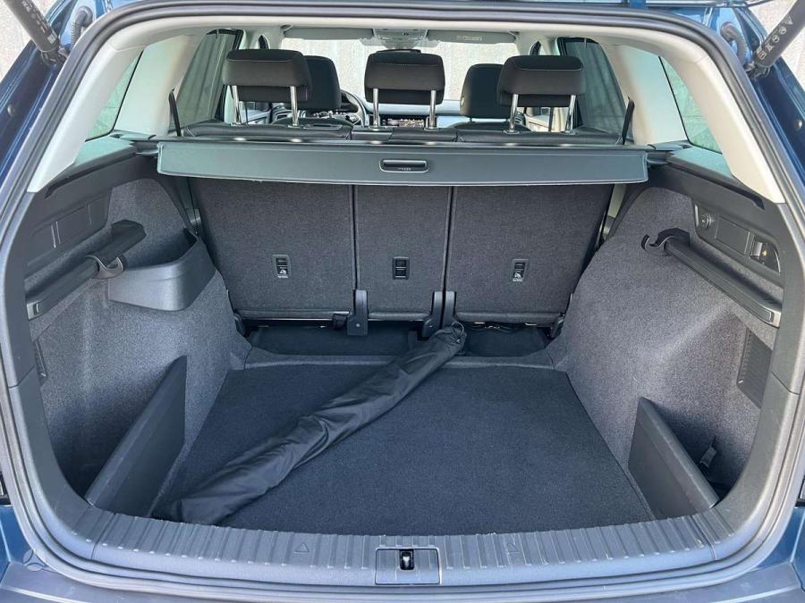 Green Skoda Kodiaq 2022 in Telschi, with an engine capacity of 1.97 L and mileage of 154 thousand km for 21850 €, photo 25 on AUTOMOTO.COM.LV