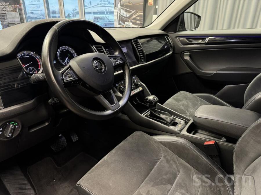 Grey Skoda Kodiaq 2017 in Riga, with an engine capacity of 1.40 L and mileage of 177 thousand km for 17990 €, photo 17 on AUTOMOTO.COM.LV