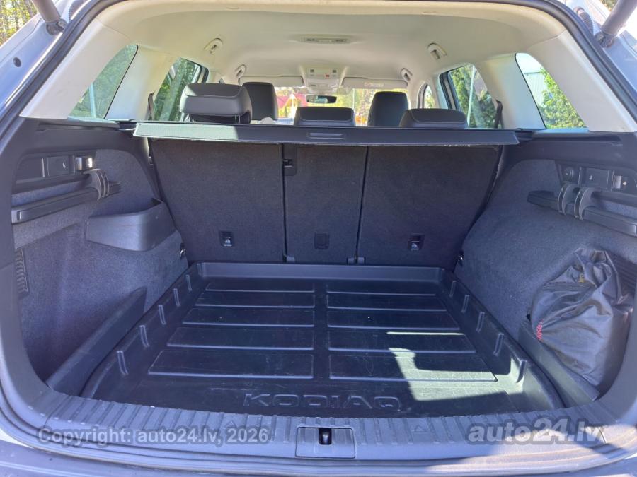 Grey Skoda Kodiaq 2017 in Tallinn, with an engine capacity of 2.00 L and mileage of 200 thousand km for 19500 €, photo 9 on AUTOMOTO.COM.LV