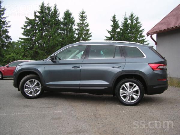 Grey Skoda Kodiaq 2017 in Riga, with an engine capacity of 2.00 L and mileage of 0 thousand km for 16750 €, photo 4 on AUTOMOTO.COM.LV