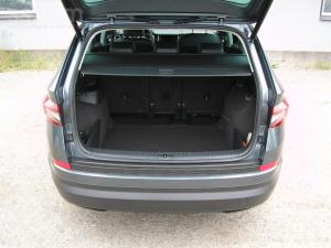 Grey Skoda Kodiaq 2017 in Riga, with an engine capacity of 2.00 L and mileage of 0 thousand km for 16750 €, photo 27 on AUTOMOTO.COM.LV