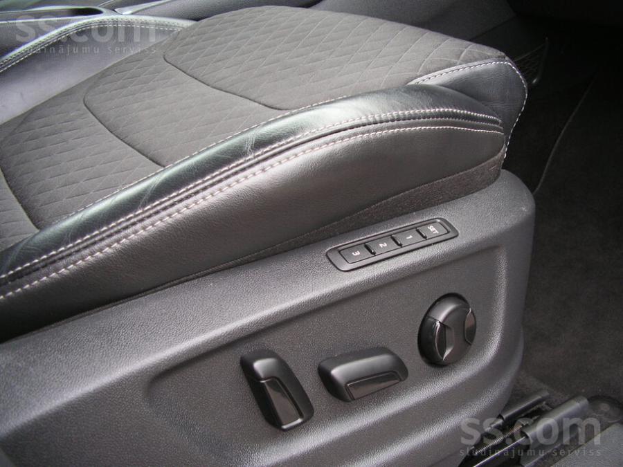 Grey Skoda Kodiaq 2017 in Riga, with an engine capacity of 2.00 L and mileage of 0 thousand km for 16750 €, photo 31 on AUTOMOTO.COM.LV