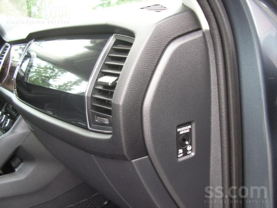 Grey Skoda Kodiaq 2017 in Riga, with an engine capacity of 2.00 L and mileage of 0 thousand km for 16750 €, photo 34 on AUTOMOTO.COM.LV