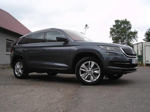 Pelēks Skoda Kodiaq 2017 Sigulda, ar dzinēja tilpumu 2.00 L un nobraukumu 238 tūkst. km par 16750 €, foto 2 vietnē AUTOMOTO.COM.LV