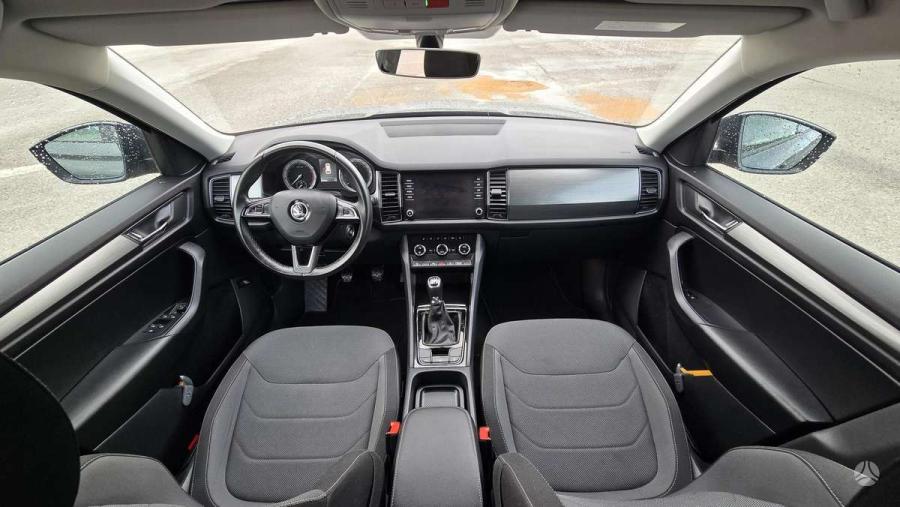 Pelēks Skoda Kodiaq 2017 Marijampole, ar dzinēja tilpumu 1.40 L un nobraukumu 266 tūkst. km par 11072 €, foto 12 vietnē AUTOMOTO.COM.LV
