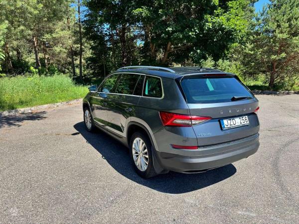 Grey Skoda Kodiaq 2017 in Klaipeda, with an engine capacity of 1.97 L and mileage of 170 thousand km for 17200 €, photo 3 on AUTOMOTO.COM.LV