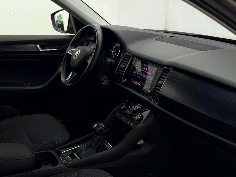 Серый Шкода Kodiaq 2017 в Вильнюс, объемом двигателя 1.40 л и пробегом 81 тыс. км за 18800 €, фото 16 на AUTOMOTO.COM.LV