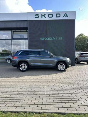 Серый Шкода Kodiaq 2017 в Клайпеда, объемом двигателя 1.97 л и пробегом 120 тыс. км за 18800 €, фото  на AUTOMOTO.COM.LV