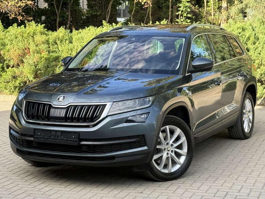 Grey Skoda Kodiaq 2017 in Prienai, with an engine capacity of 1.97 L and mileage of 280 thousand km for 14900 €, photo 3 on AUTOMOTO.COM.LV