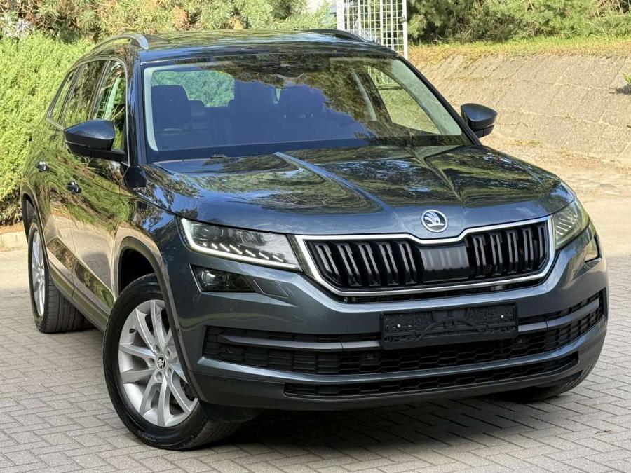 Grey Skoda Kodiaq 2017 in Prienai, with an engine capacity of 1.97 L and mileage of 280 thousand km for 14900 €, photo 4 on AUTOMOTO.COM.LV